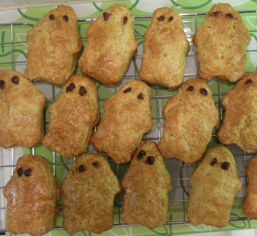 Spooky Yogurt Scrolls - part scone, part roll! | Fab Food 4 All